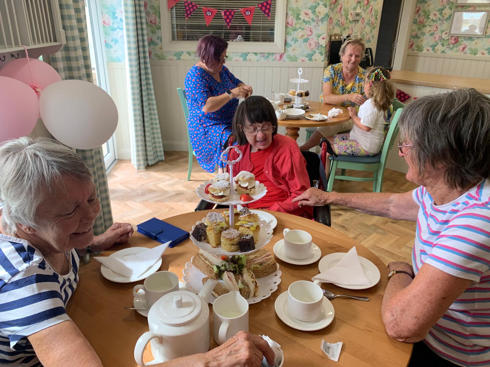 Avocet House raises money for Breast Cancer Awareness - Tanglewood Care ...